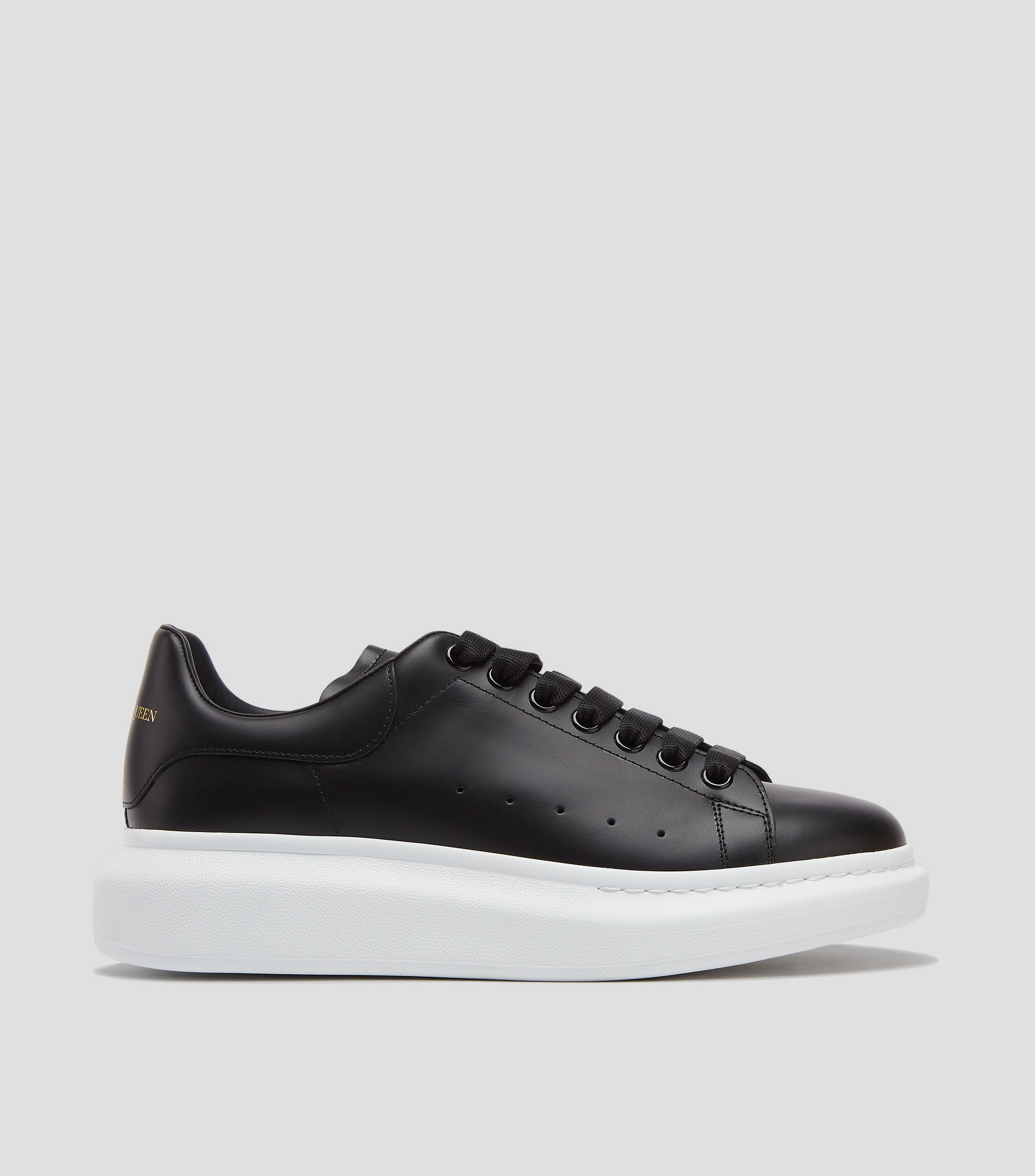 Alexander McQueen: Tenis casuales Wellness en piel, negros Hombre | El ...