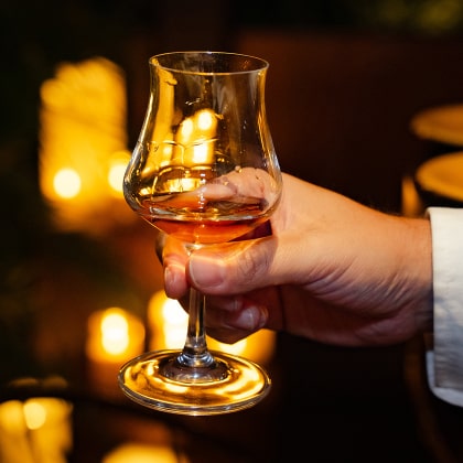 Brugal: Ron Maestro Reserva, 700 ml | El Palacio de Hierro