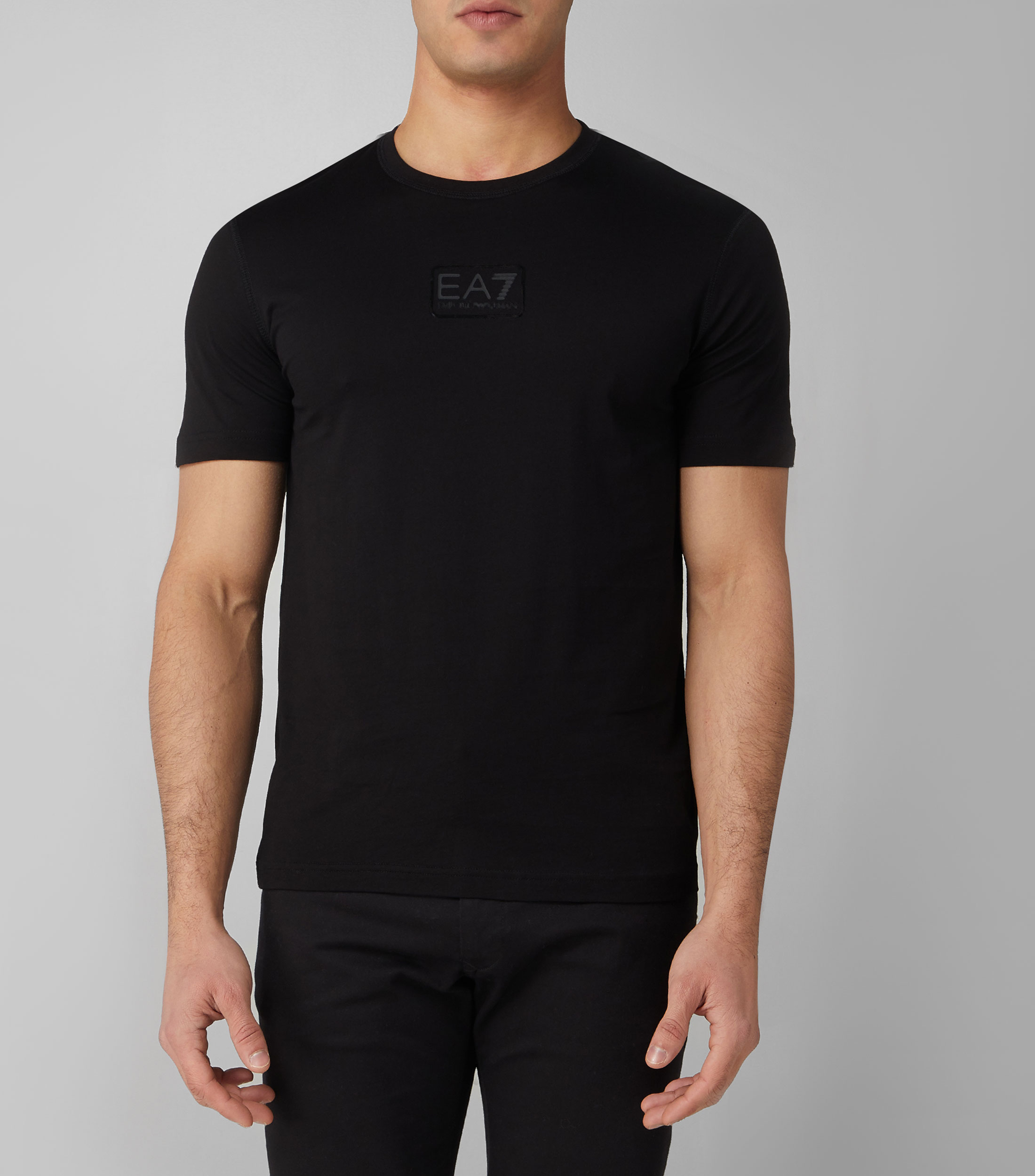 EA7 Emporio Armani: Playera cuello redondo manga corta con logo Hombre | El Palacio de Hierro