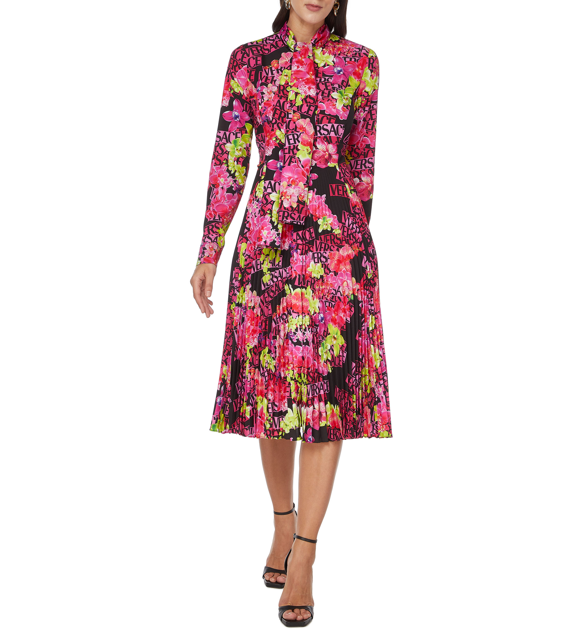 Versace: Vestido maxi de manga larga con monogram y flores Mujer | El ...