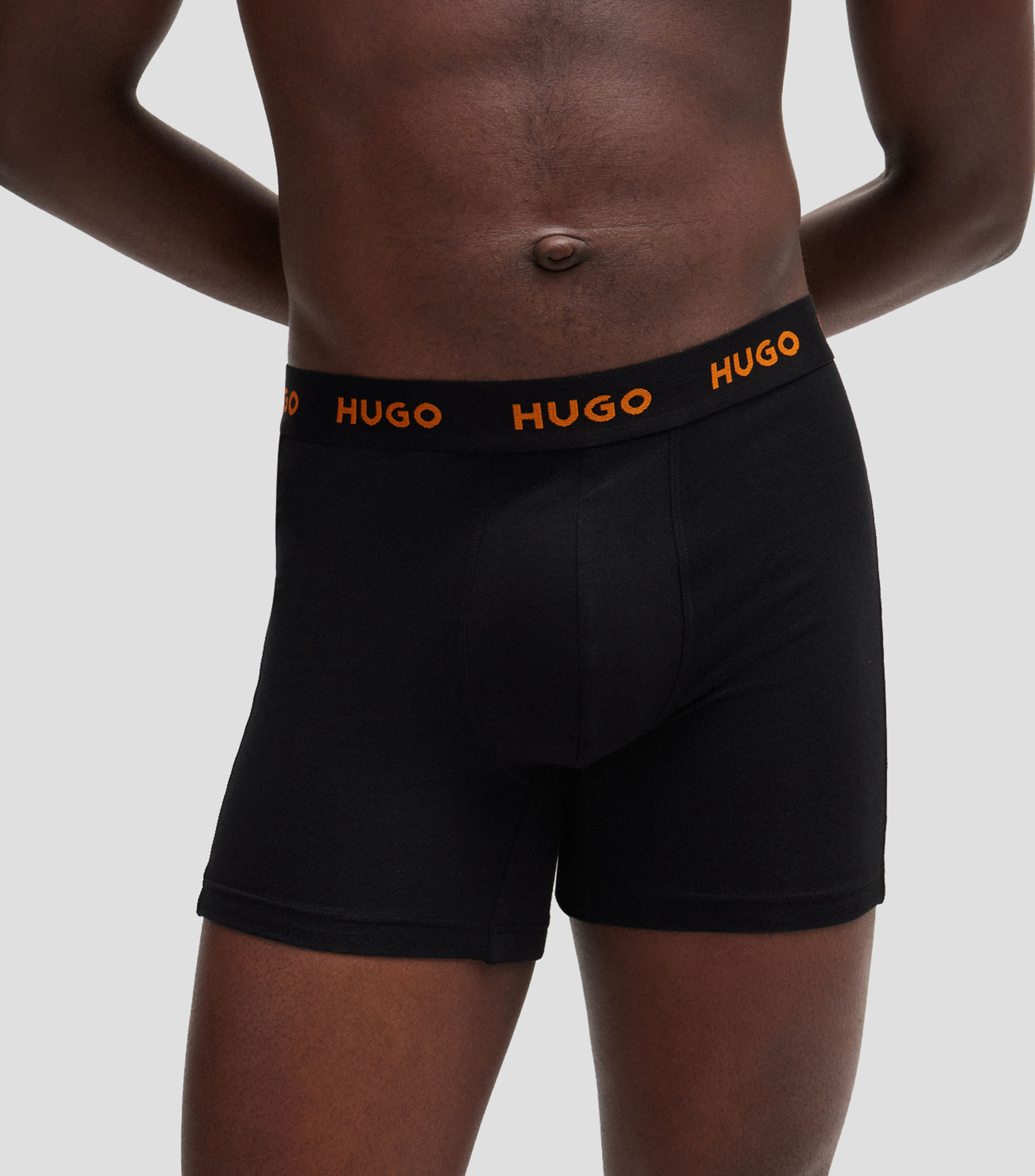 Hugo Paquete de tres bóxers largos en algodón elástico con logos Hombre ...