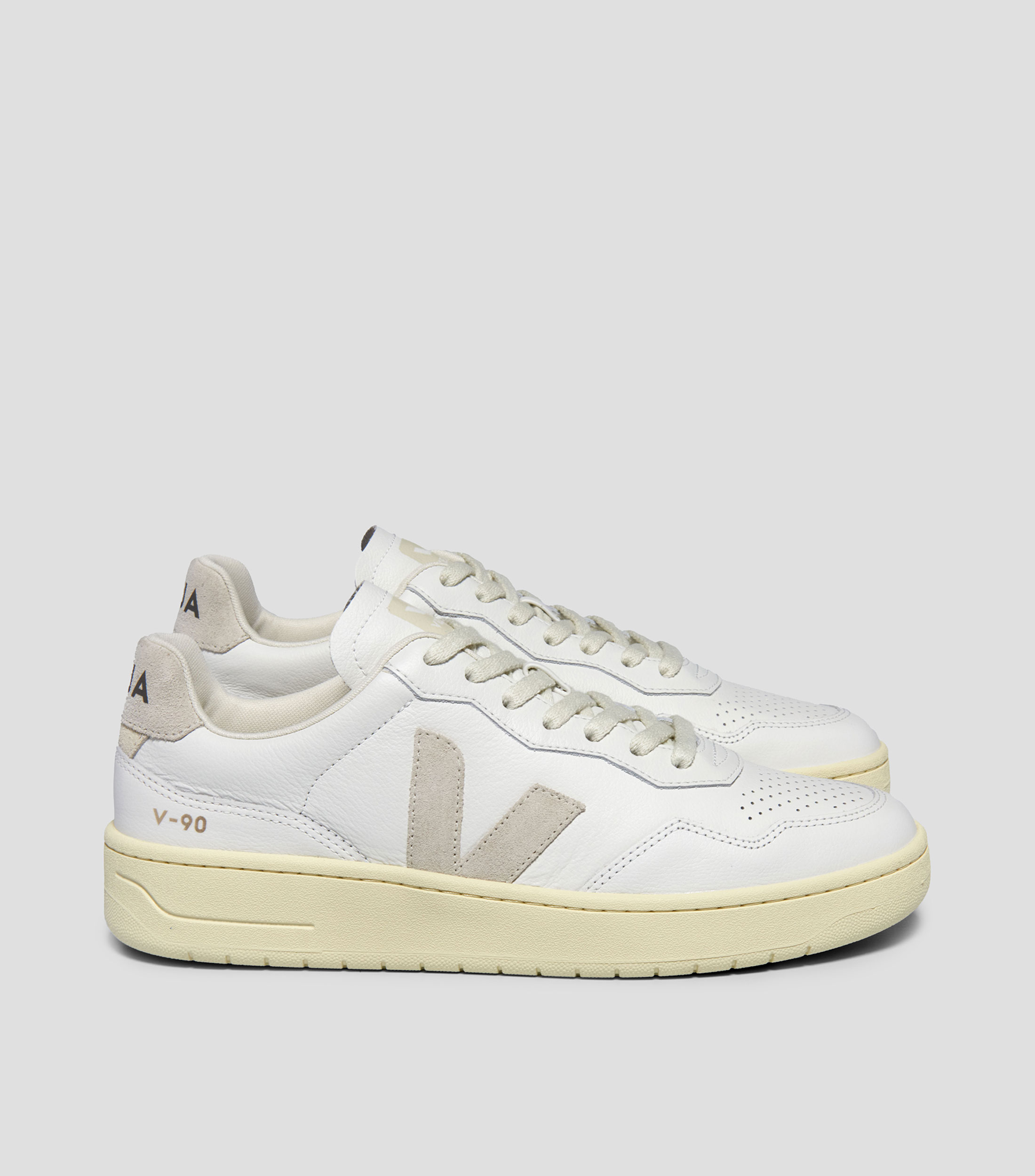 Veja: Tenis Casuales V-90 con Logotipo Mujer | El Palacio de Hierro