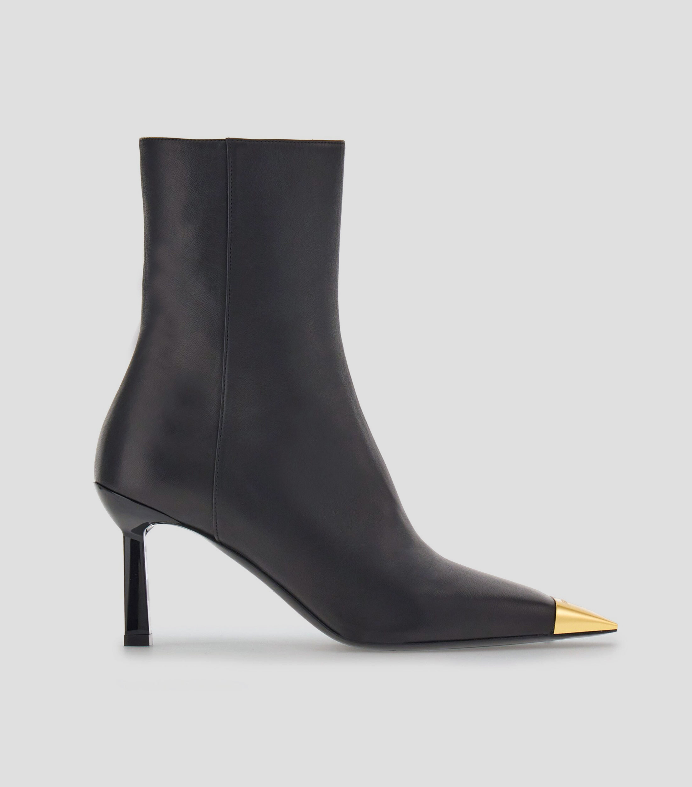 Ferragamo: Botines en piel con tacón medio de aguja y punta metálica ...