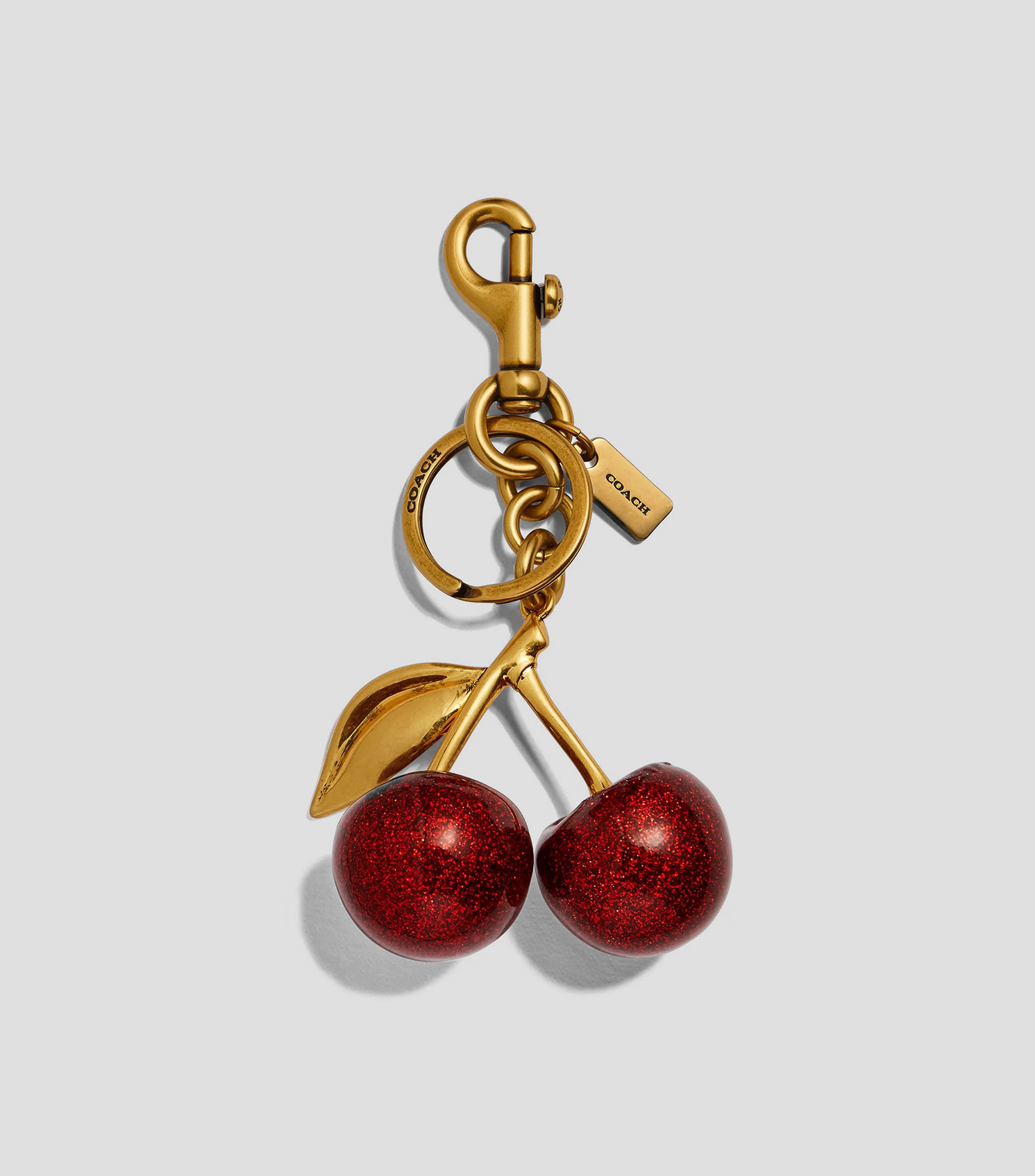 Coach Charm para Bolsa Cereza |El Palacio de Hierro