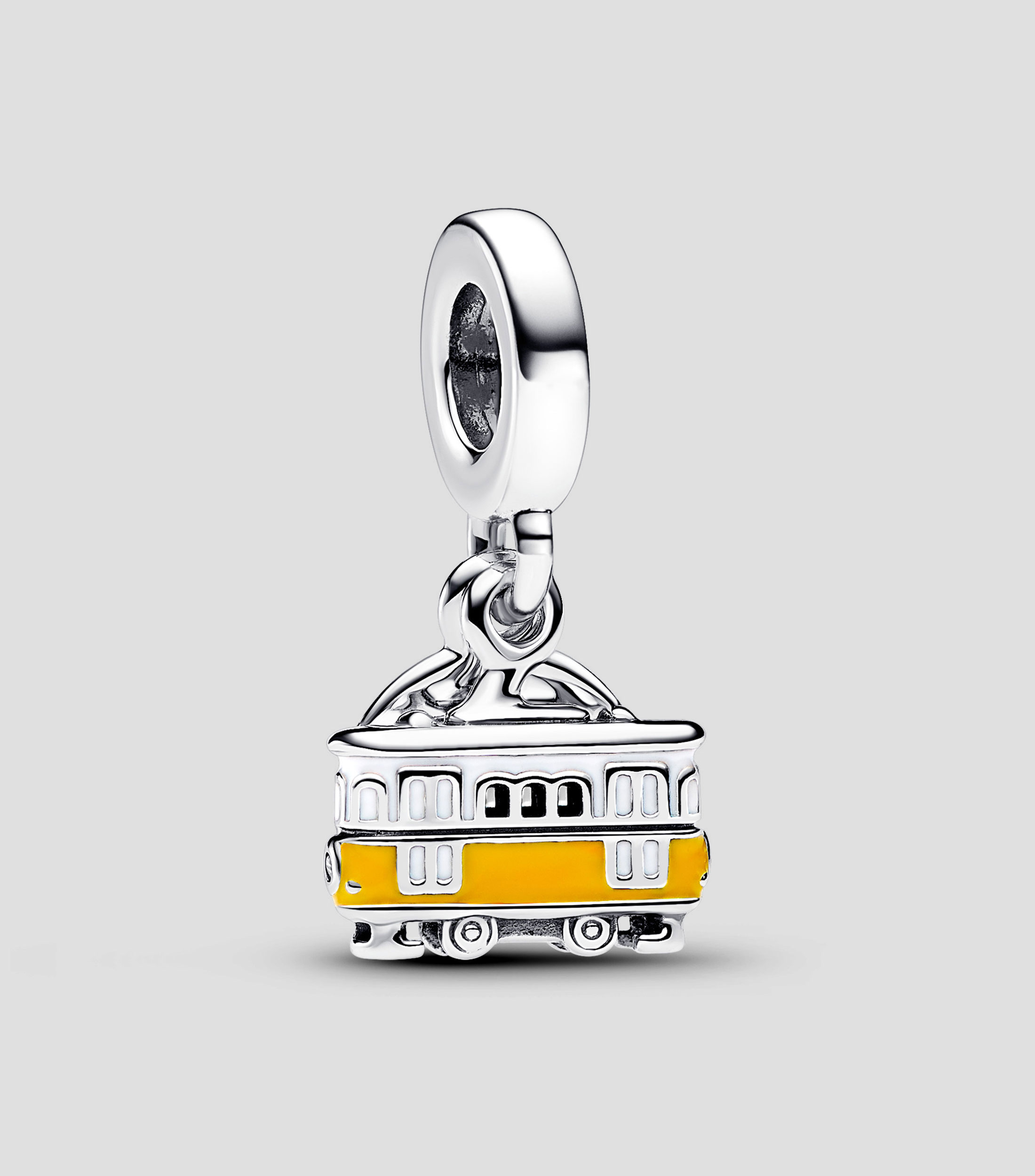 Pandora: Charm Pandora Moments Engravable Lisbon Tram en plata Mujer ...