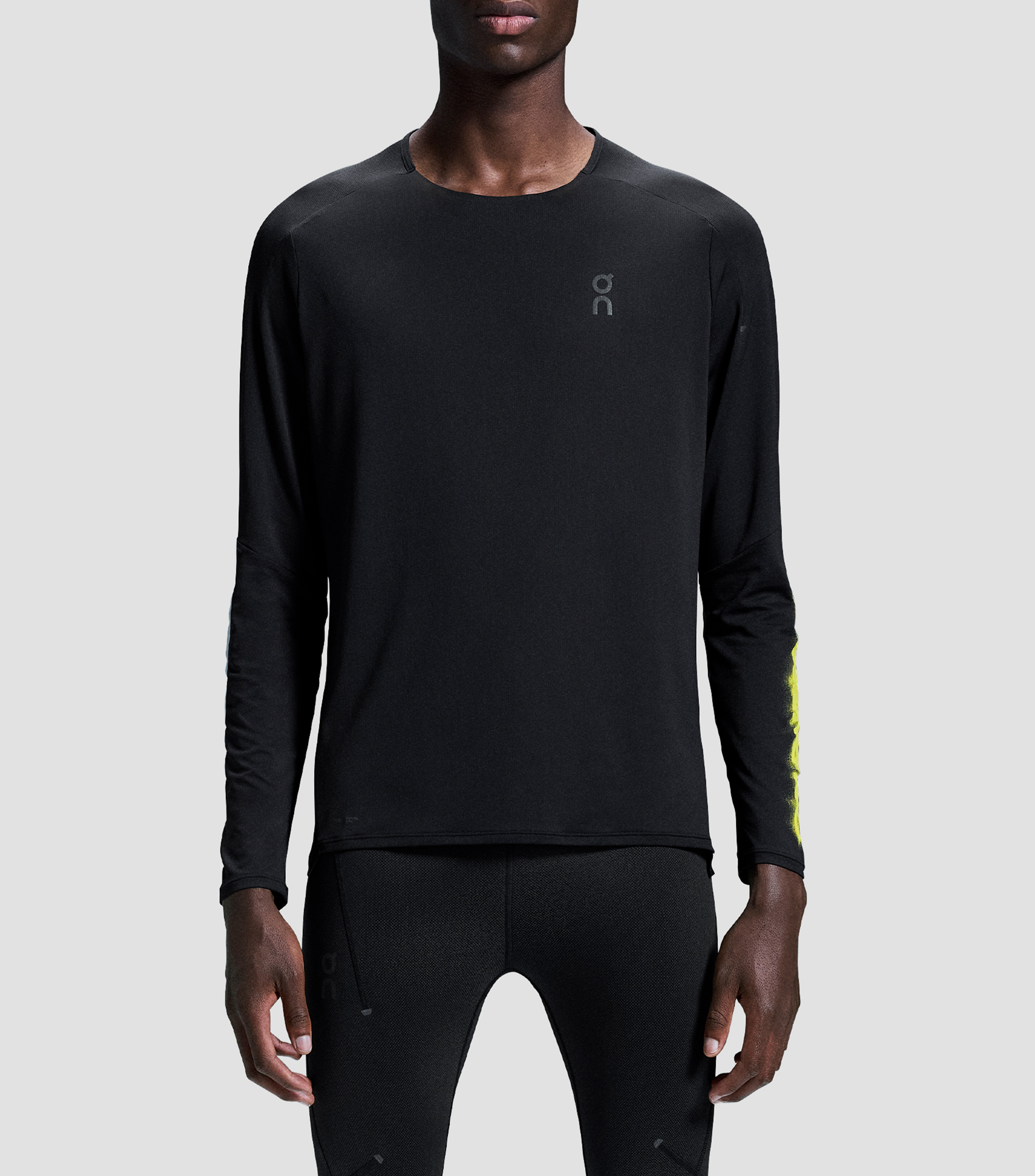 On Playera Deportiva Manga Larga Hombre |El Palacio de Hierro