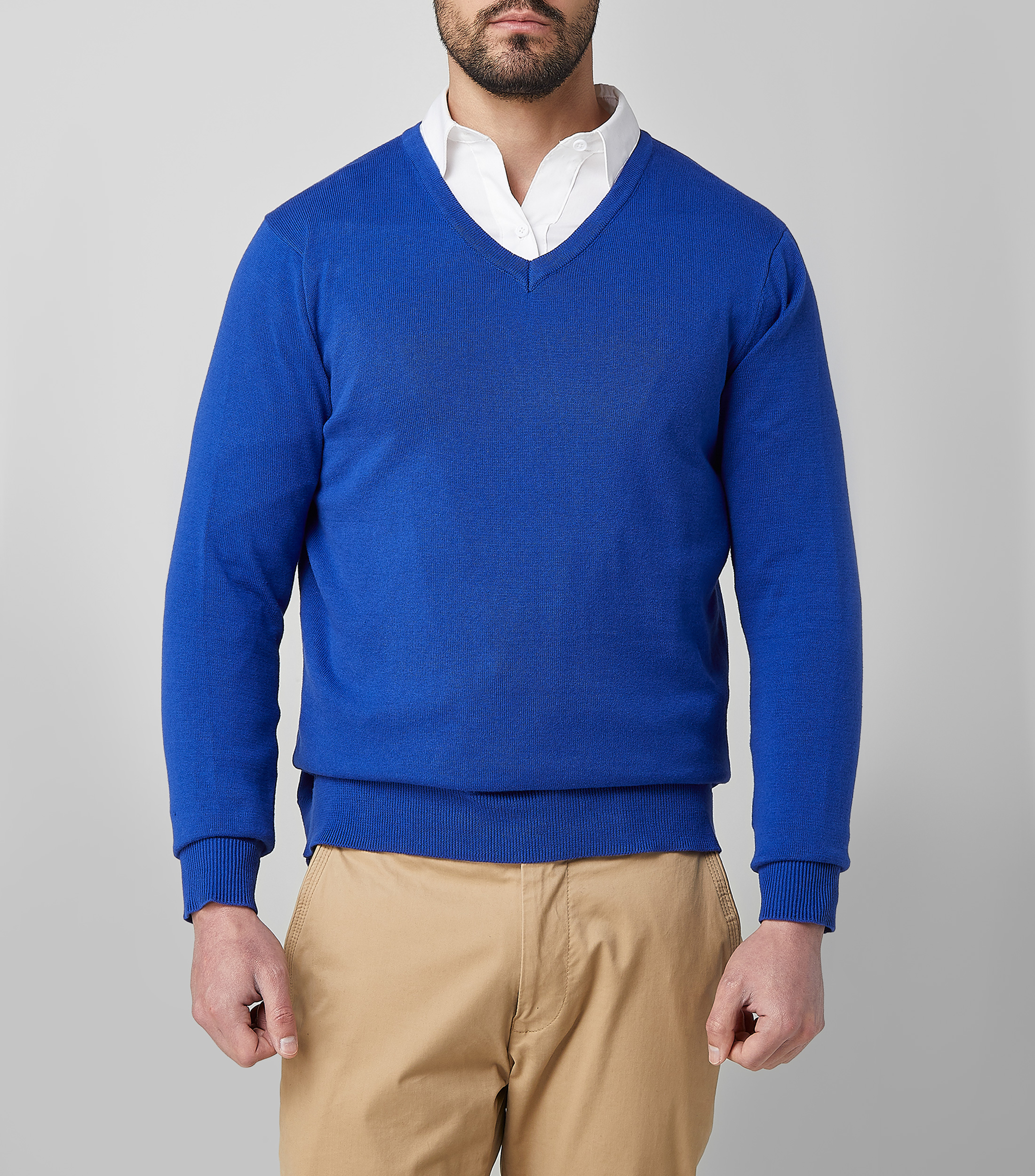 Pertegaz: Suéter cuello V liso Hombre | El Palacio de Hierro