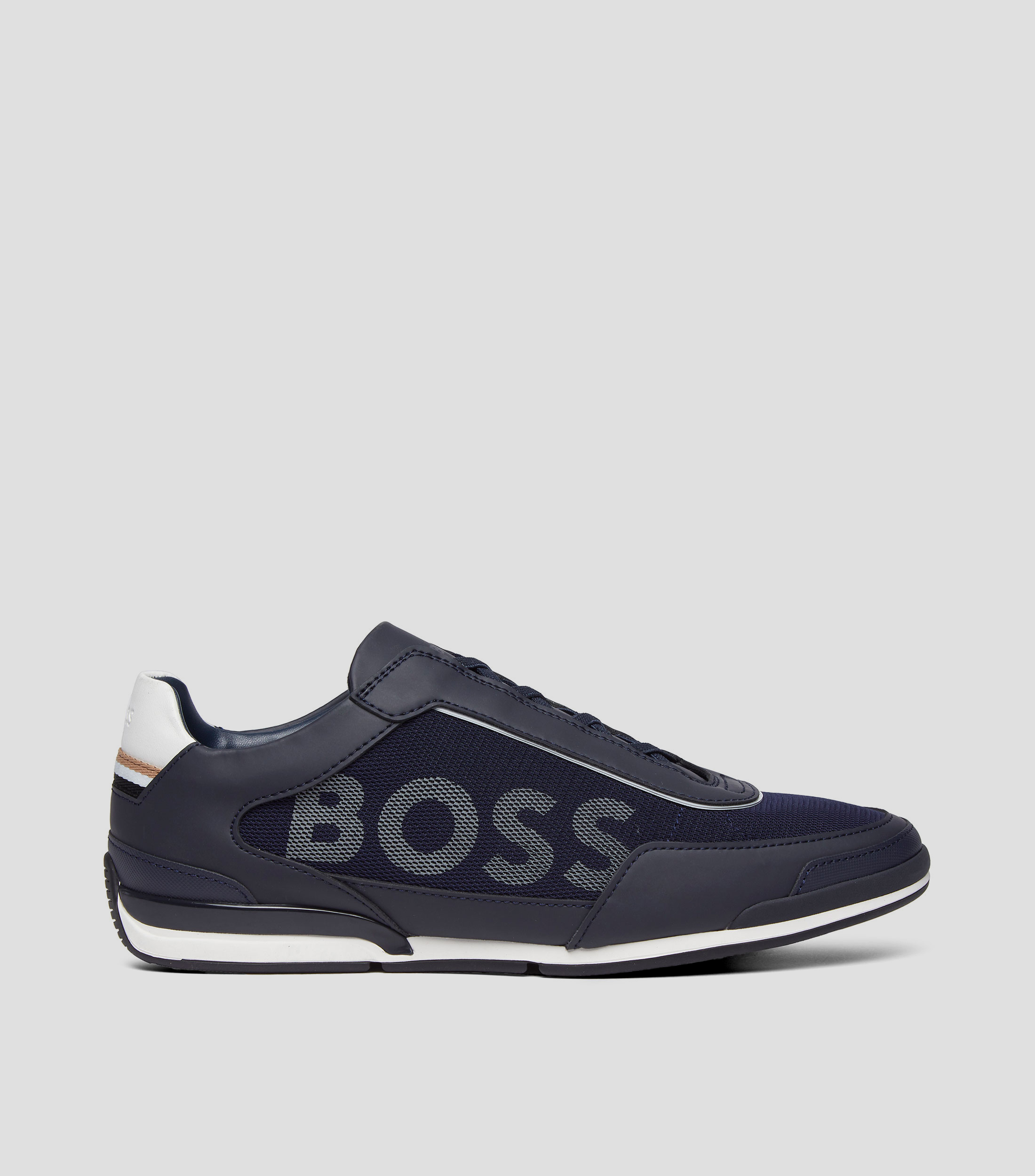 Boss: Tenis casuales Boss con logo grande azul obscuro en mezcla de ...