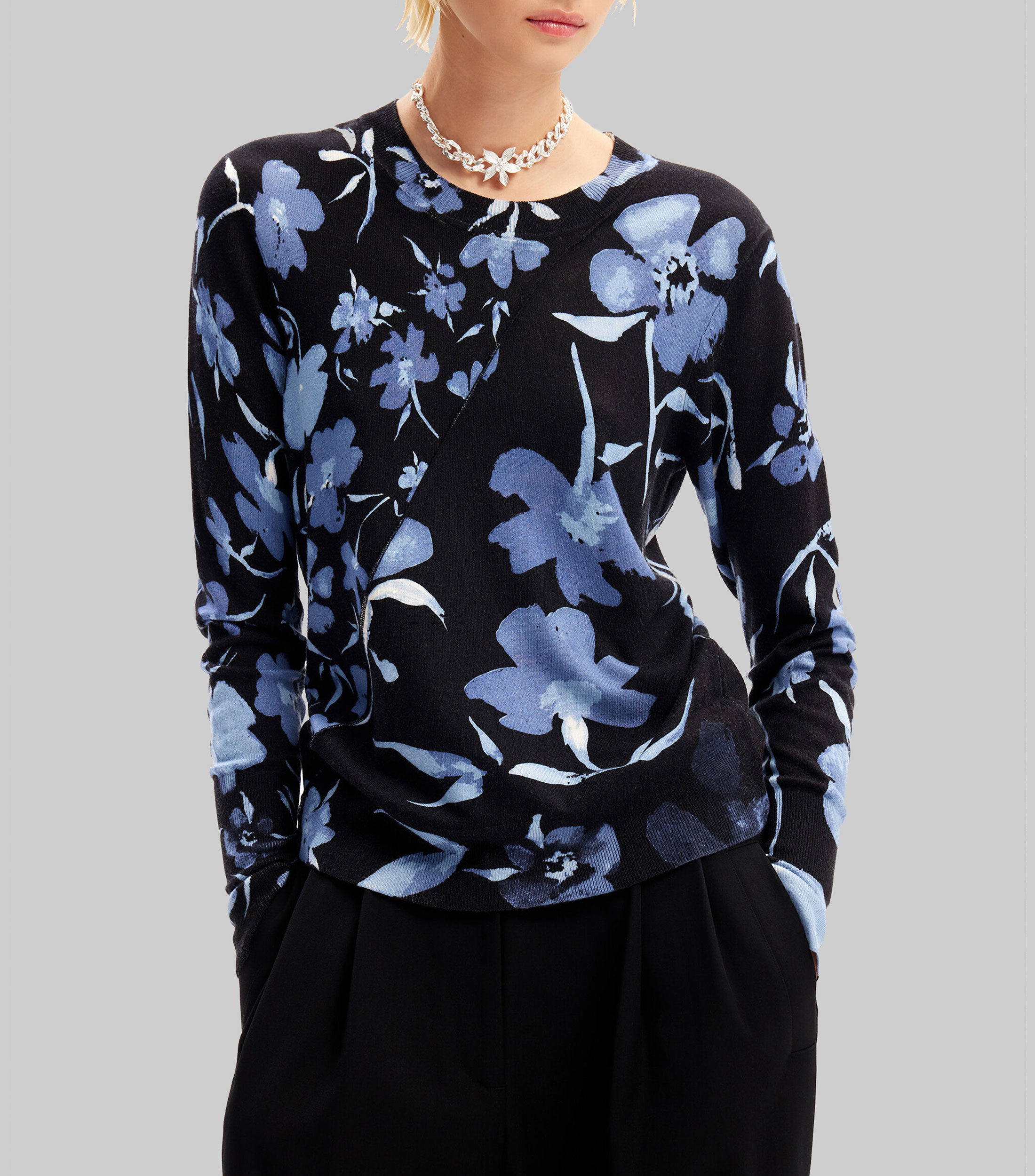 Desigual: Suéter con flores de cuello redondo Mujer | El Palacio de Hierro