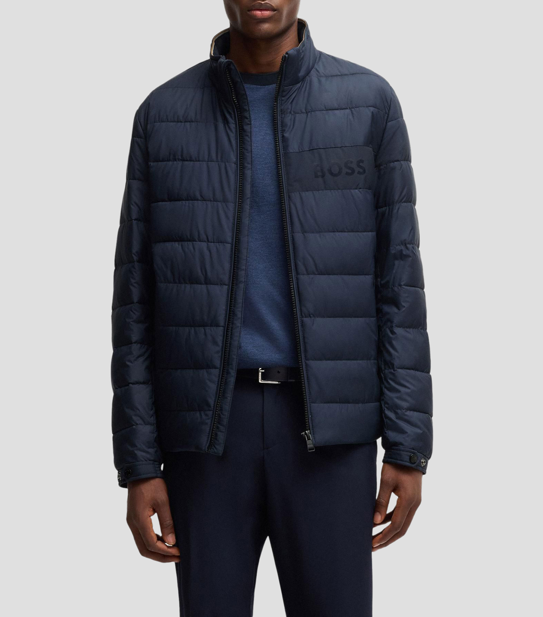 Boss Chamarra regular fit repelente al agua con detalle de logotipo ...