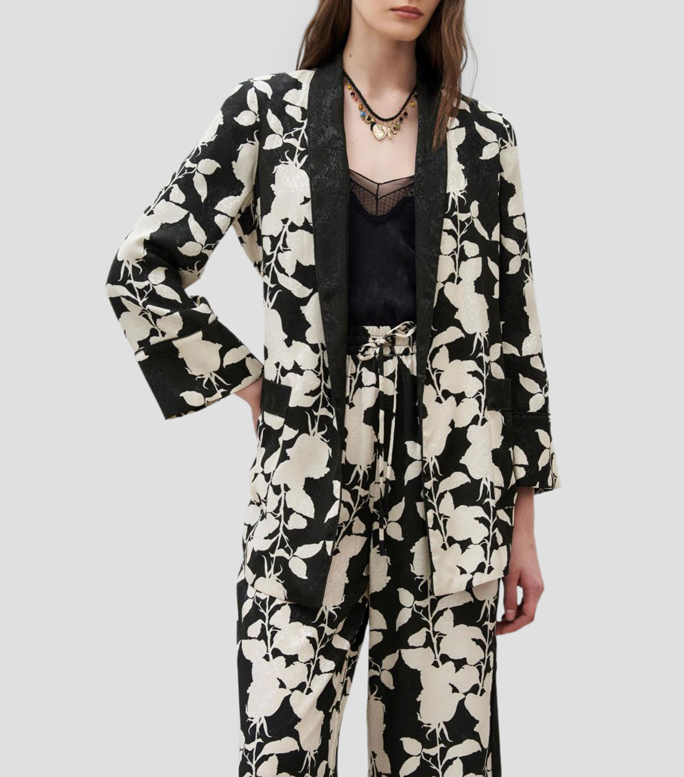 Rapsodia: Saco abierto con flores Mujer | El Palacio de Hierro