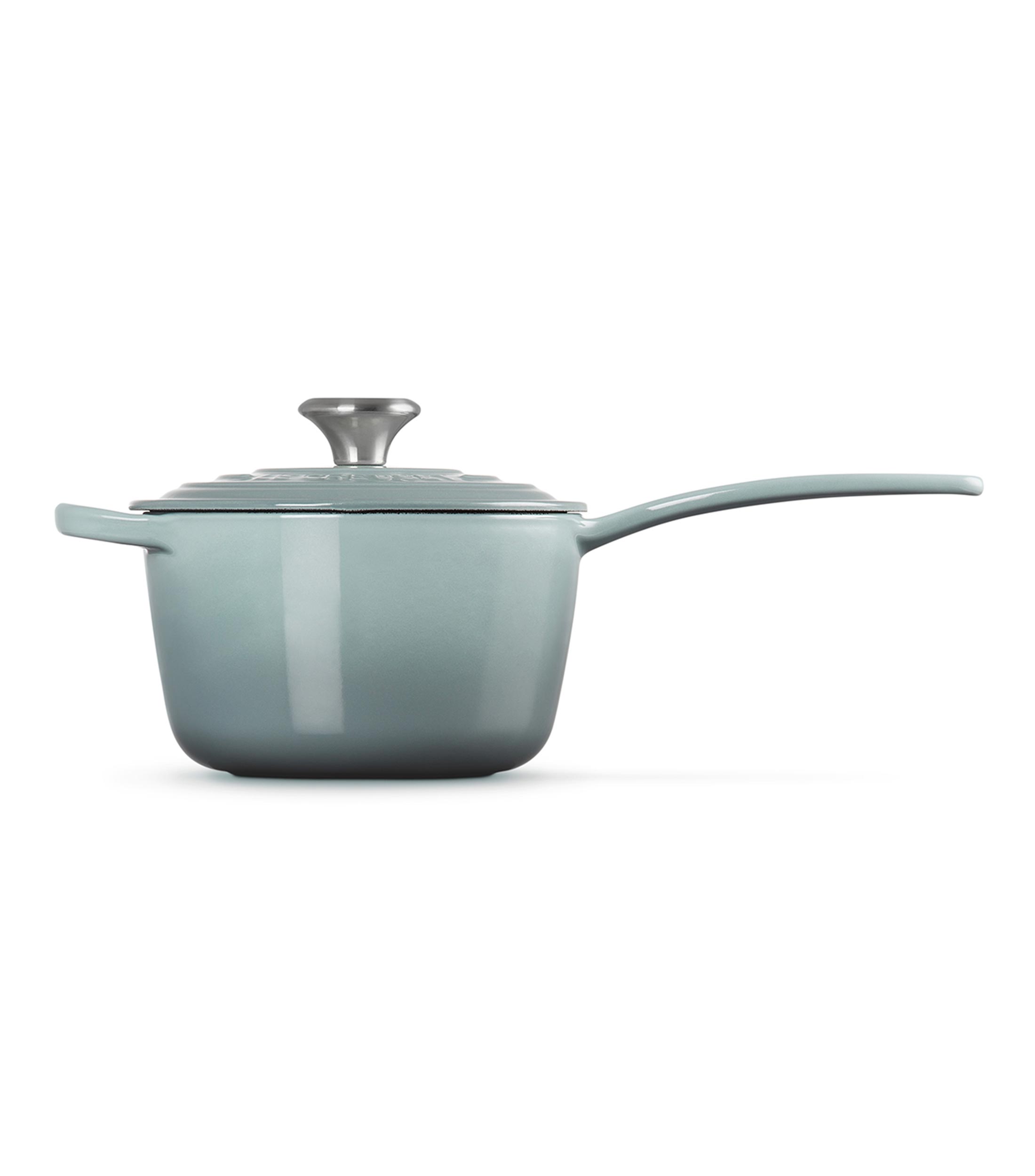 Le Creuset: Cazo en hierro colado Sea Salt 1.5 L azul | El Palacio de ...