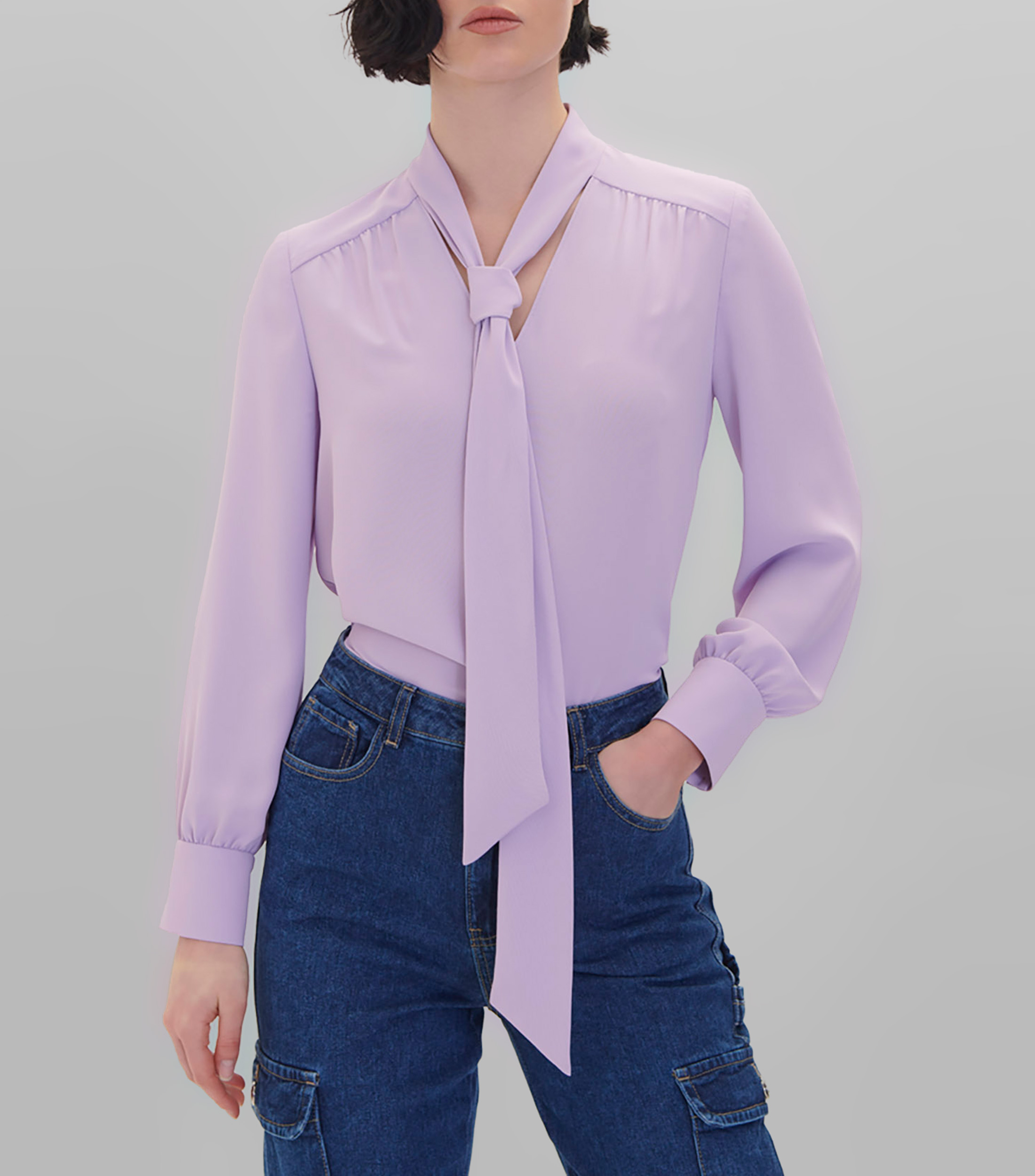Julio: Blusa Escote V Con Corbatín Mujer | El Palacio de Hierro