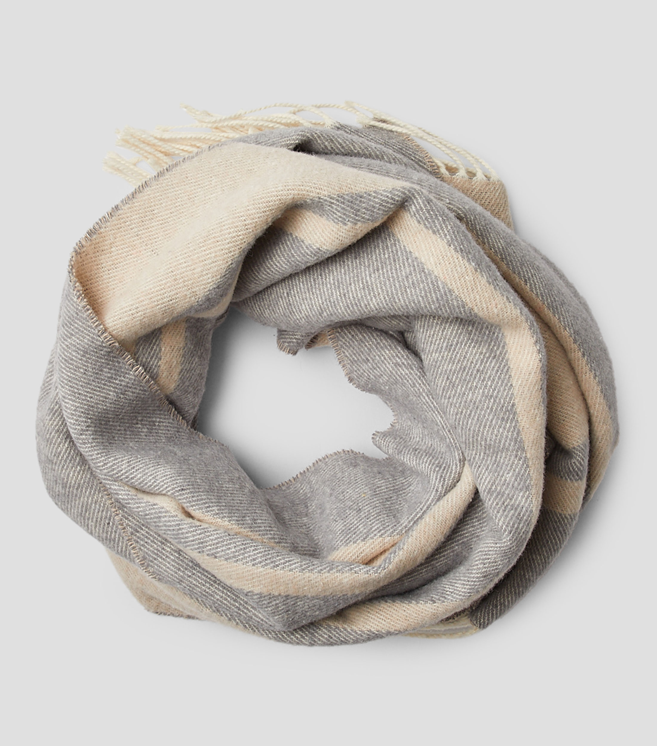 Viola Firenze: Bufanda con Cuadro Mujer | El Palacio de Hierro