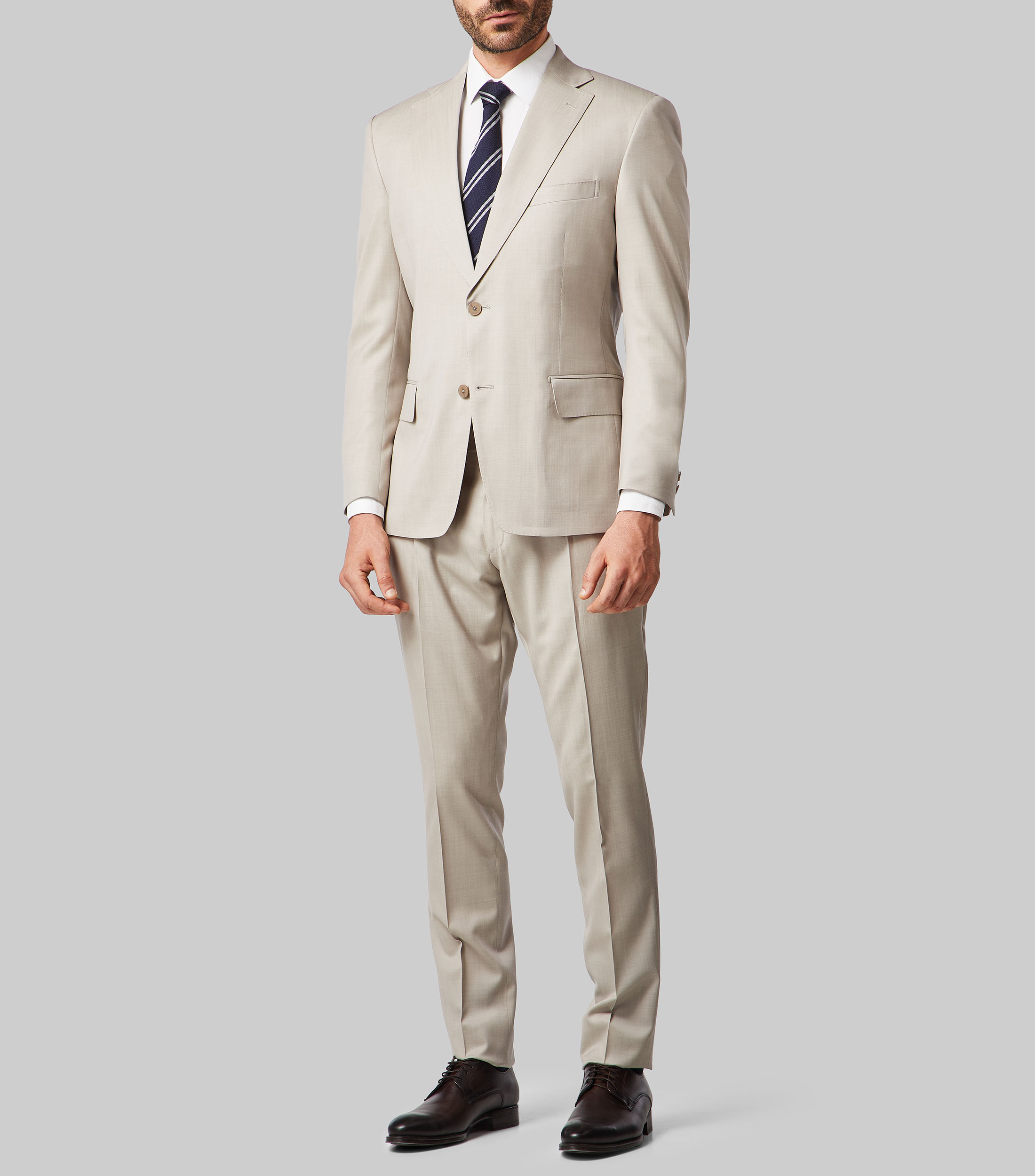 BUCCELLI: Traje de corte Slim Fit liso Hombre | El Palacio de Hierro