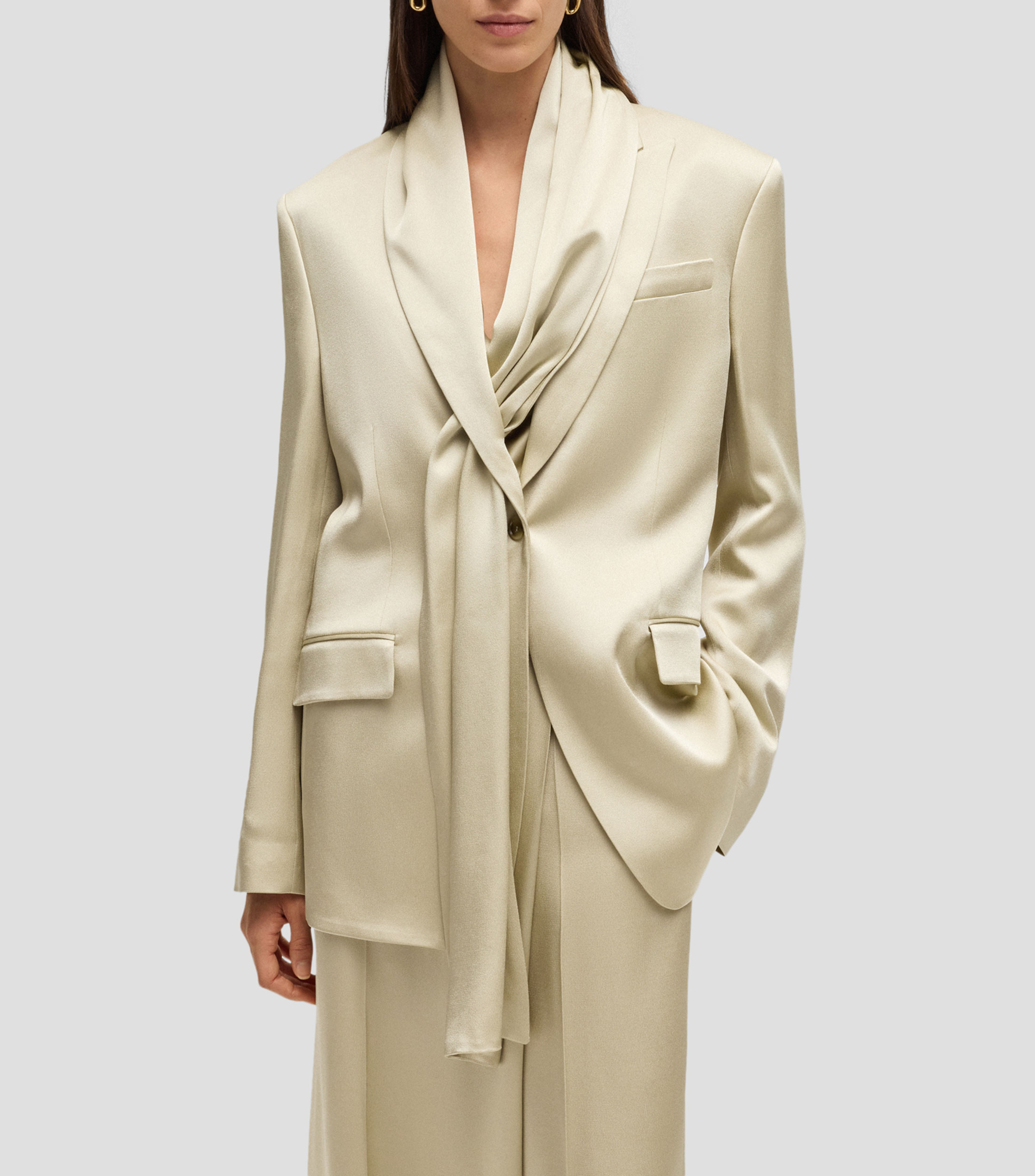 Boss: Saco regular fit en tejido brillante con detalle de chal Mujer ...