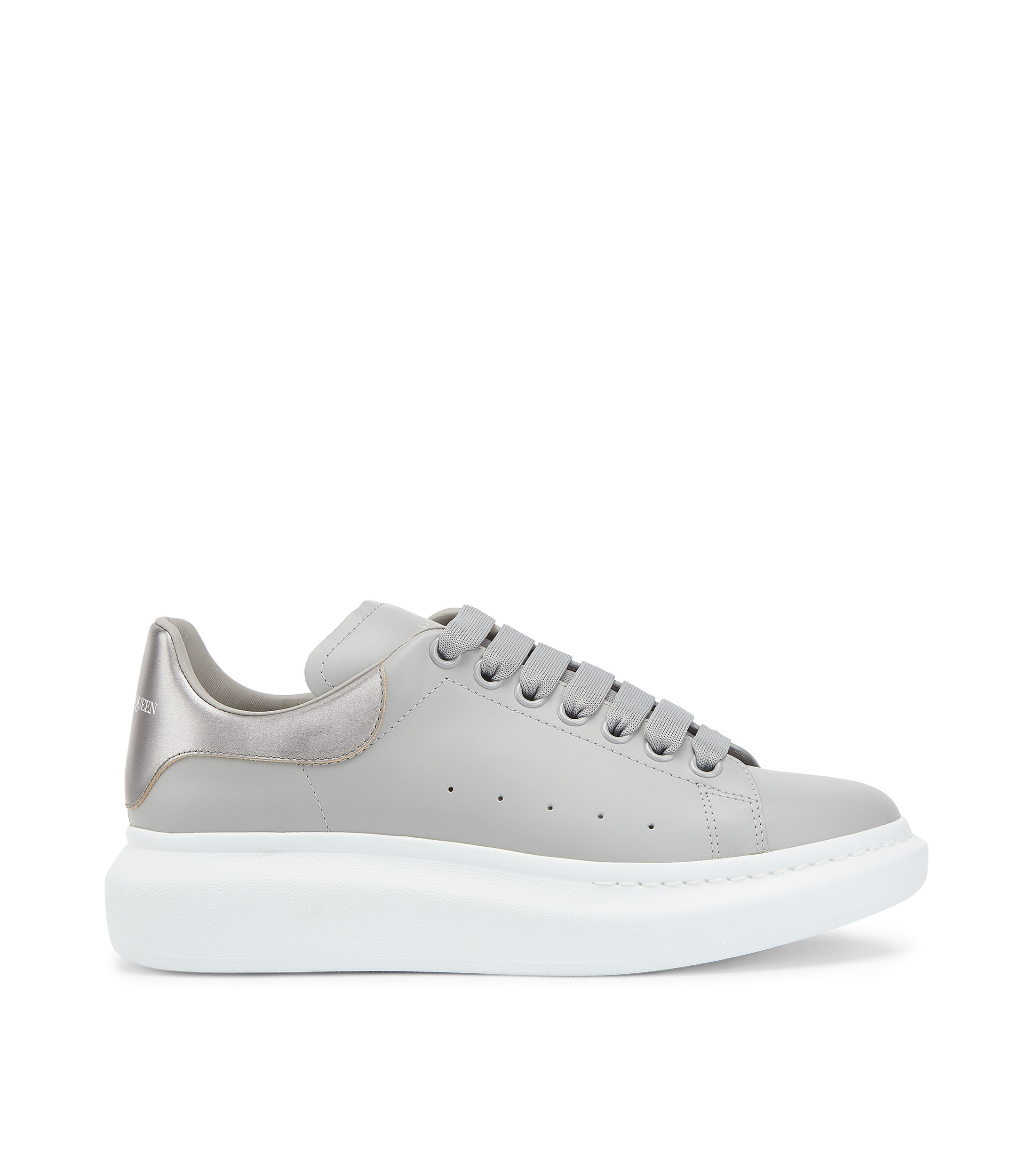Alexander McQueen: Tenis Casuales en Piel Gris Hombre | El Palacio de ...
