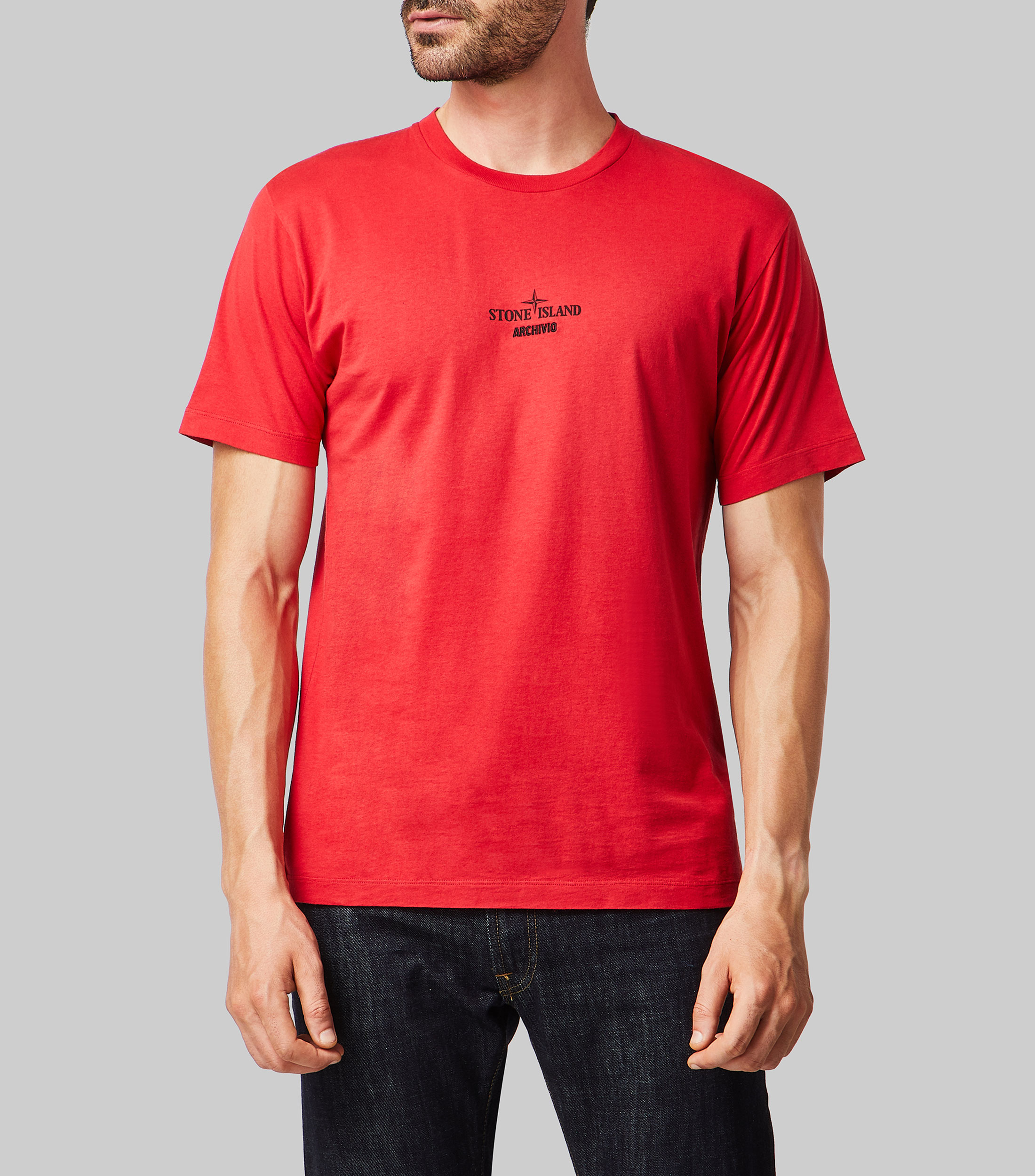 Stone Island: Playera de cuello redondo con manga corta estampada ...