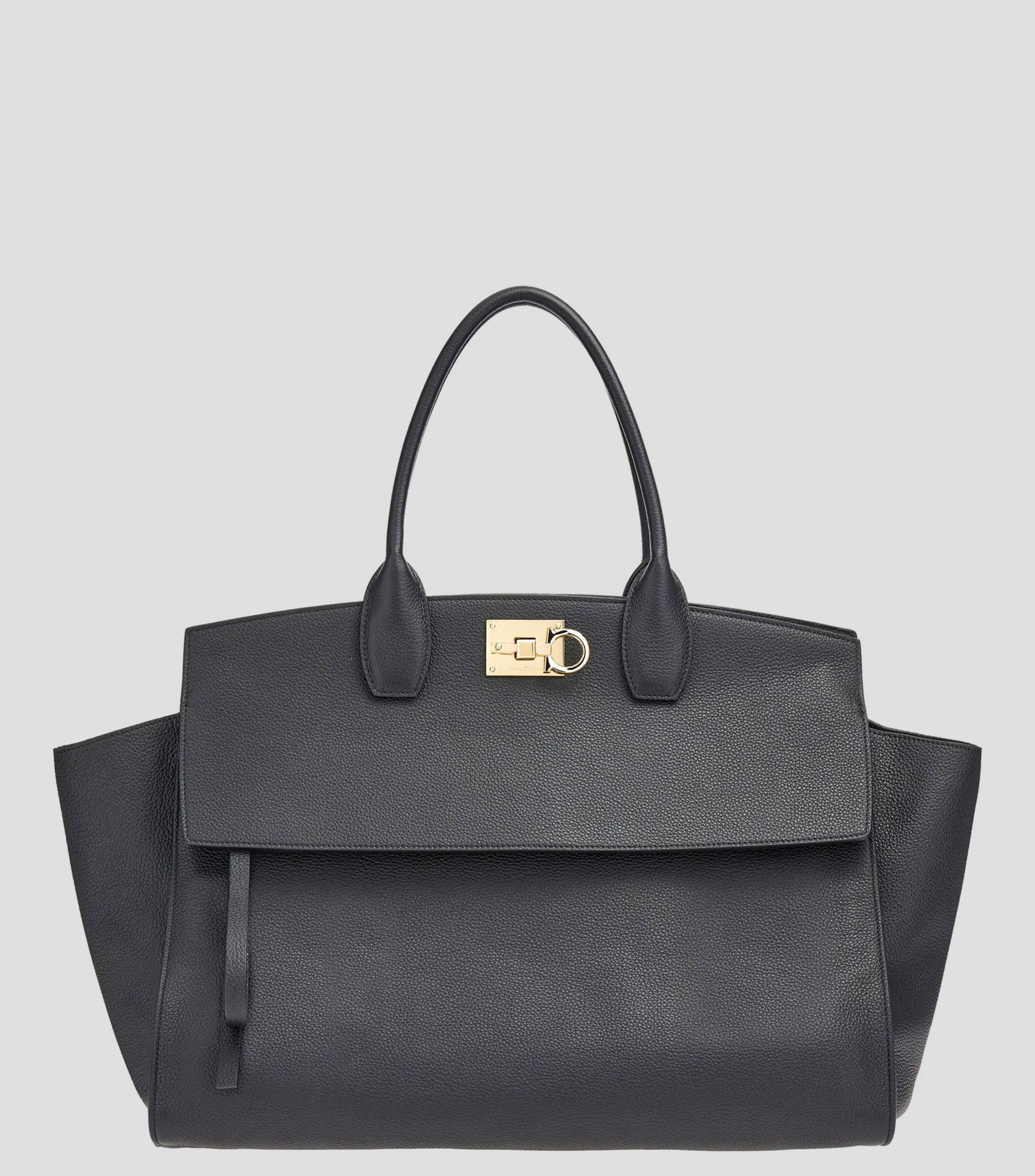 Ferragamo Ferragamo Studio soft bag (XL) - El Palacio de Hierro
