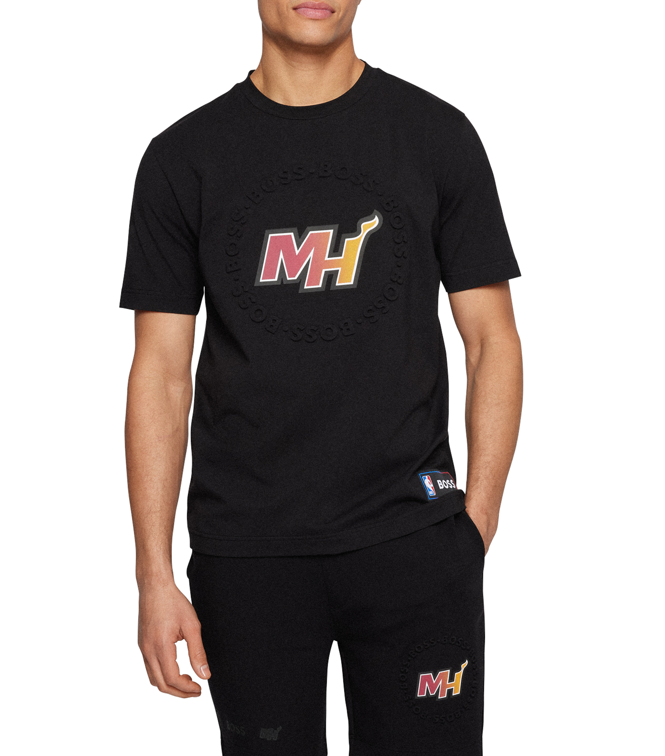 Boss Playera Boss regular fit Boss & NBA con detalle de las dos marcas ...