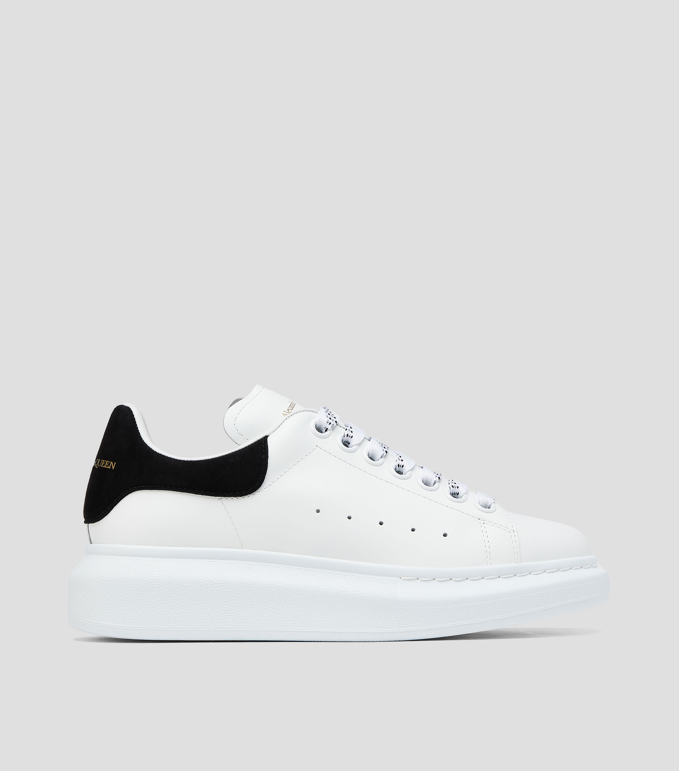 Alexander McQueen: Tenis casuales con plataforma Exagerated en piel ...