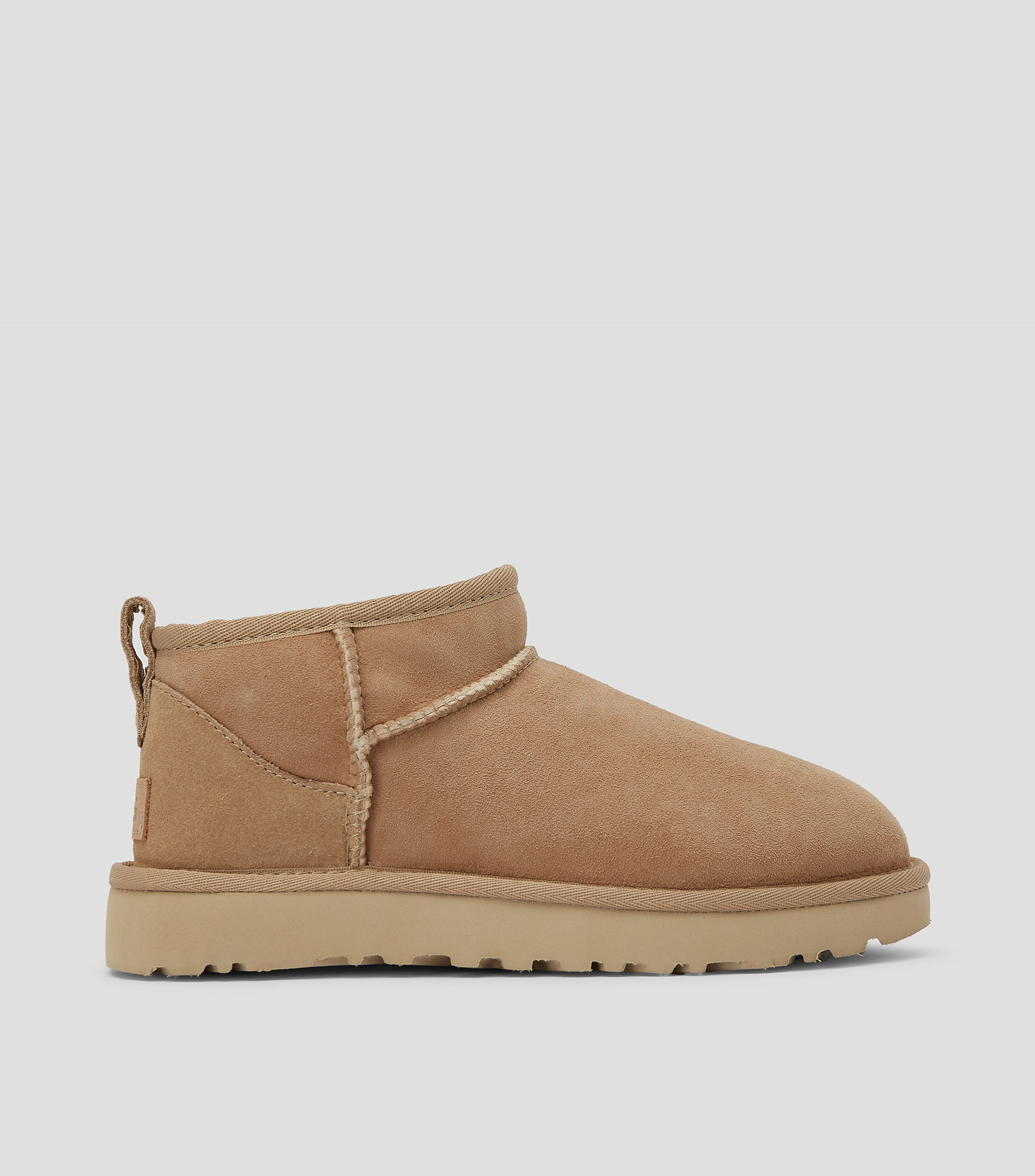 Ugg: Botines Classic Ultra Mini en piel Mujer | El Palacio de Hierro